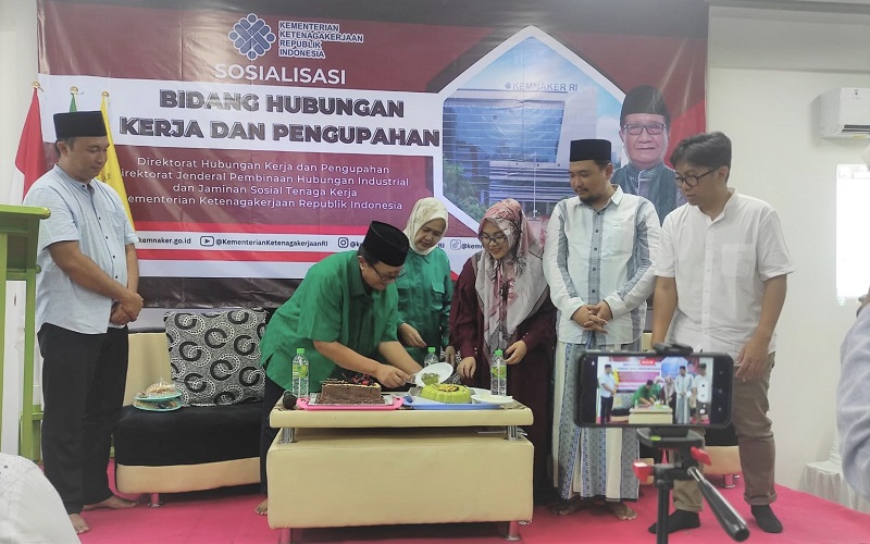 69 Tahun, Nur Yasin Semakin Mantap Menebar Manfaat - Portal Jawa Timur